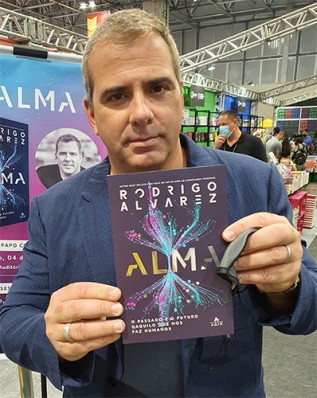 Rodrigo Alvarez lança novo livro na Bienal do Livro do Rio